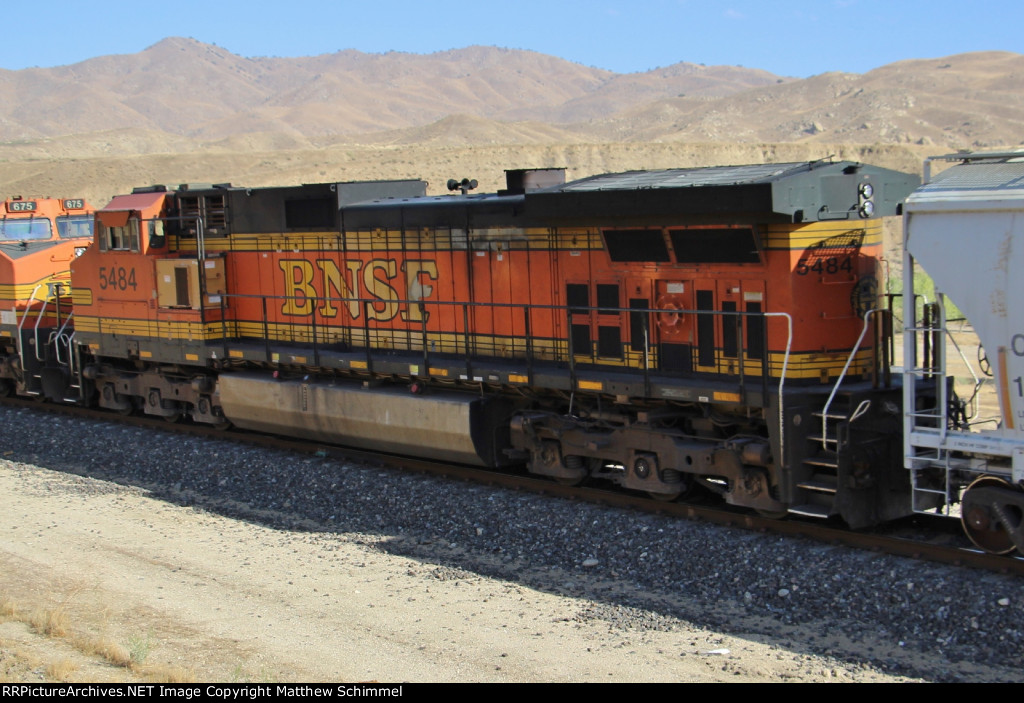 BNSF 5484